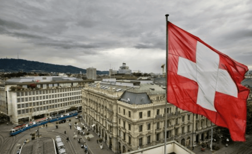 UBS: Swiss Salaries Expected to Rise in 2025 - Rks News