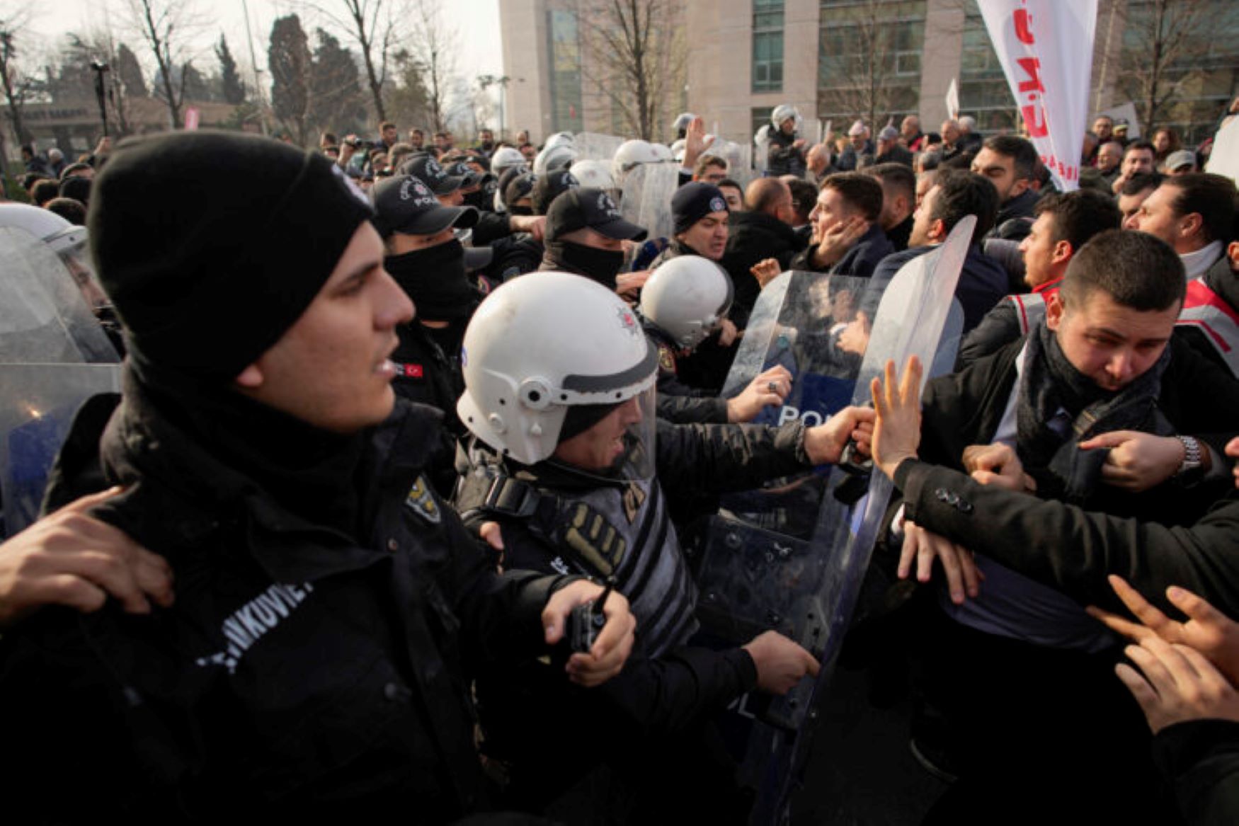 Clashes Erupt in Istanbul as Supporters of Erdogan’s Rival Face Police ...