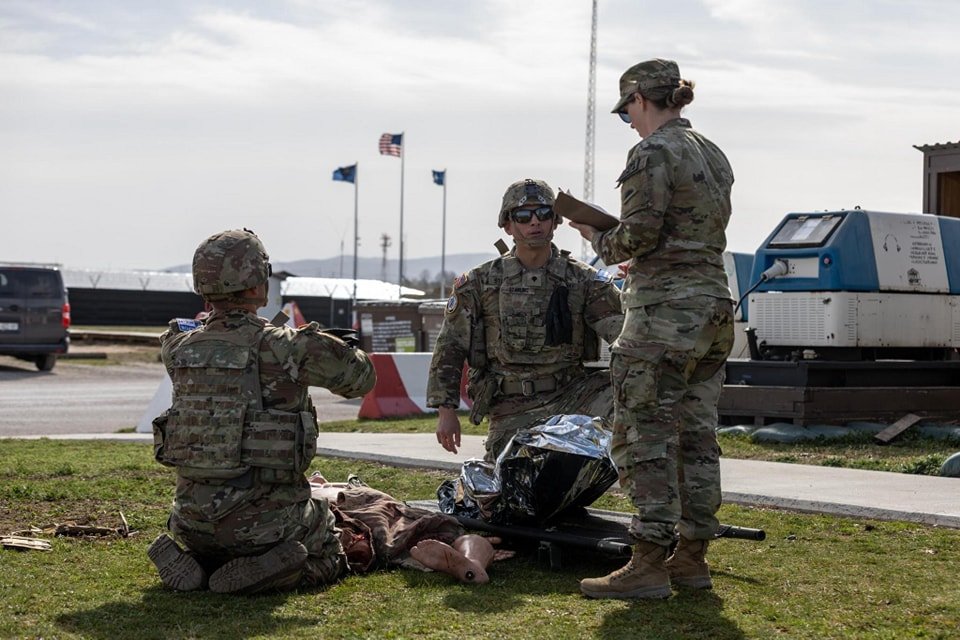 U.S. KFOR Soldiers Conduct Life-Saving Drills at Bondsteel - Rks News