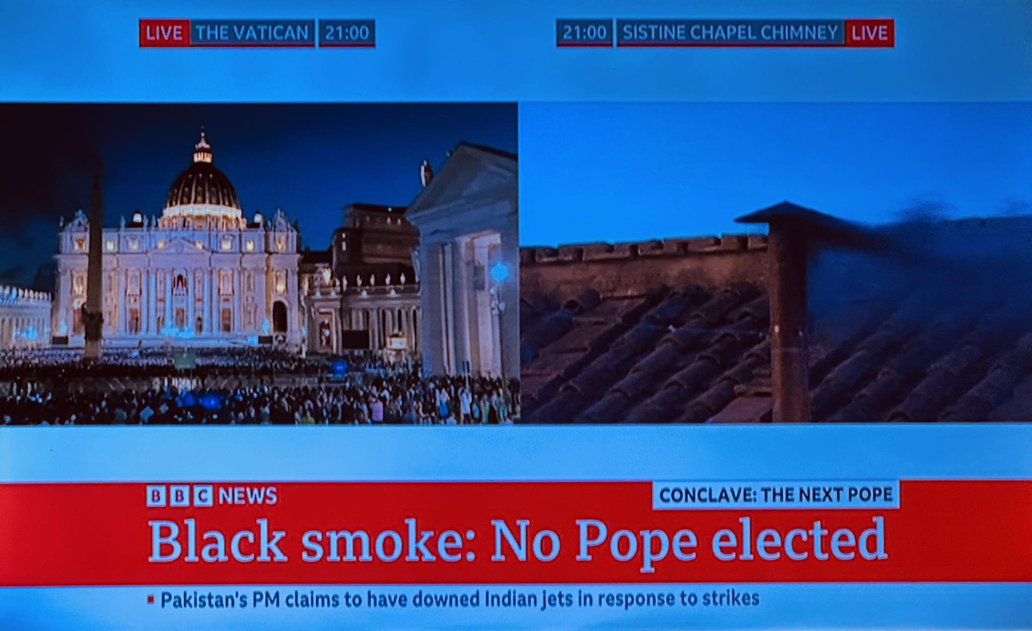 Black Smoke, No Pope Elected in First Round - Rks News