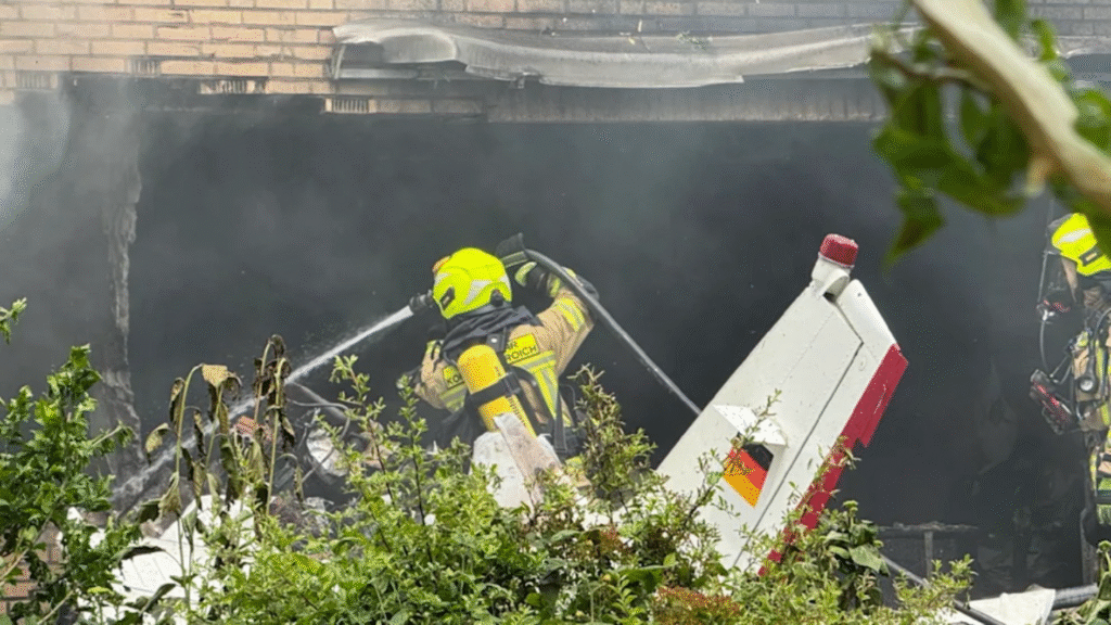 Tragic in Germany: Private plane crashes into a building, two people ...