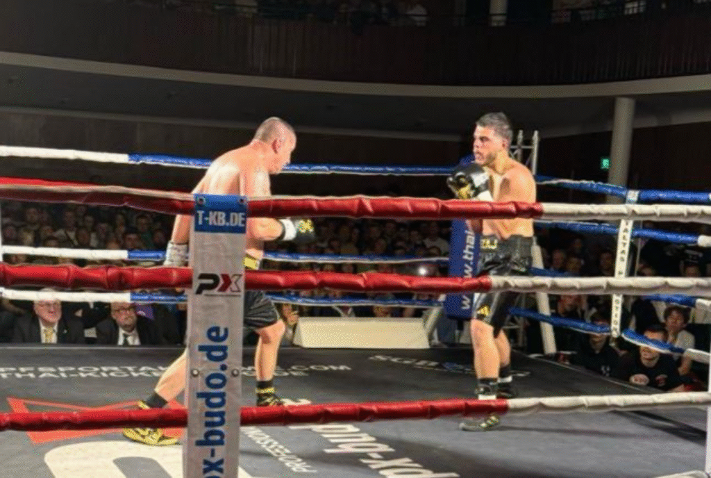 Young Albanian Boxer Arian Elezi Defeats Serbian Opponent - Rks News