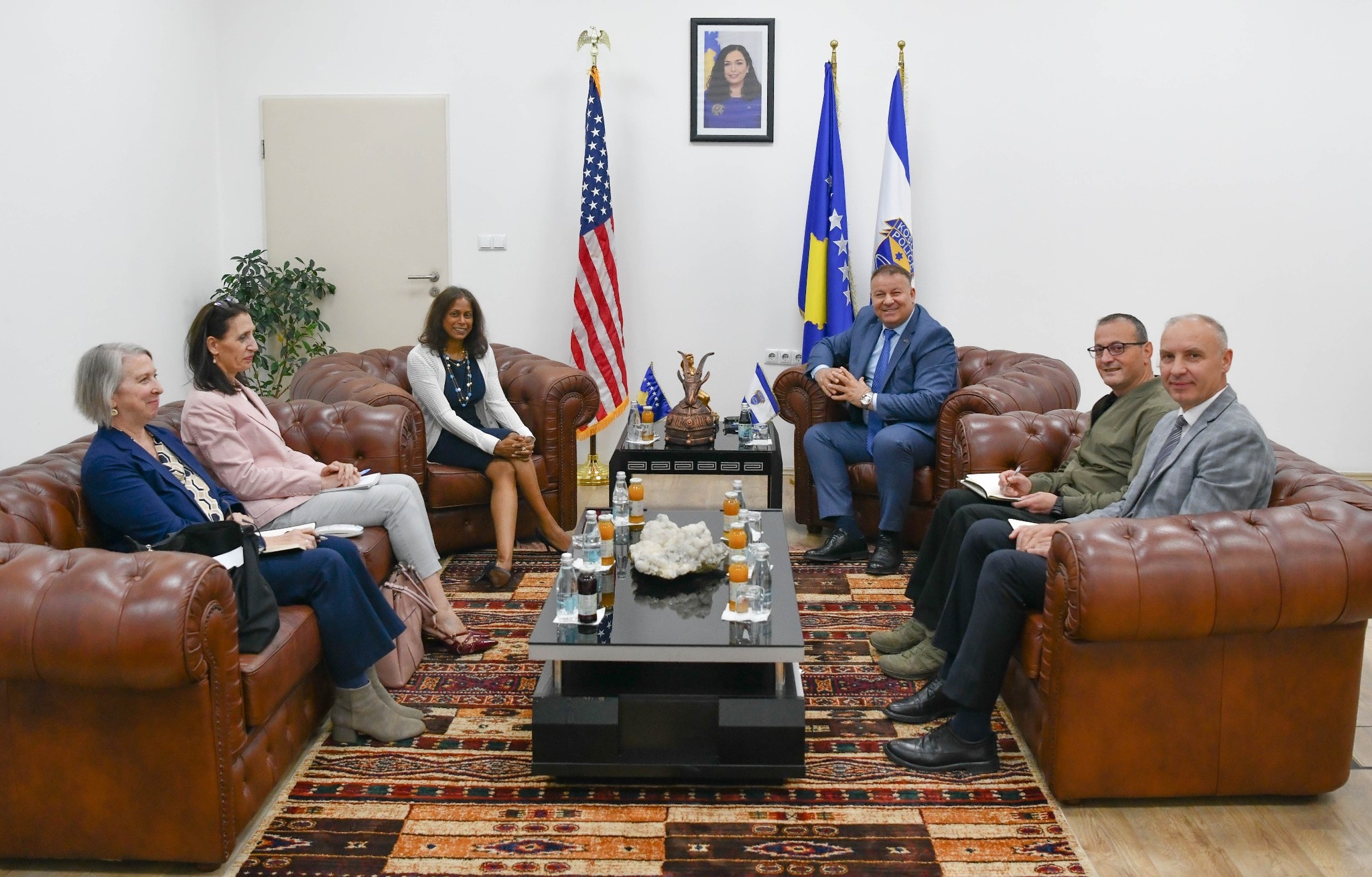 Hoxha Meets Prattipati, Discusses Security in Kosovo - Rks News