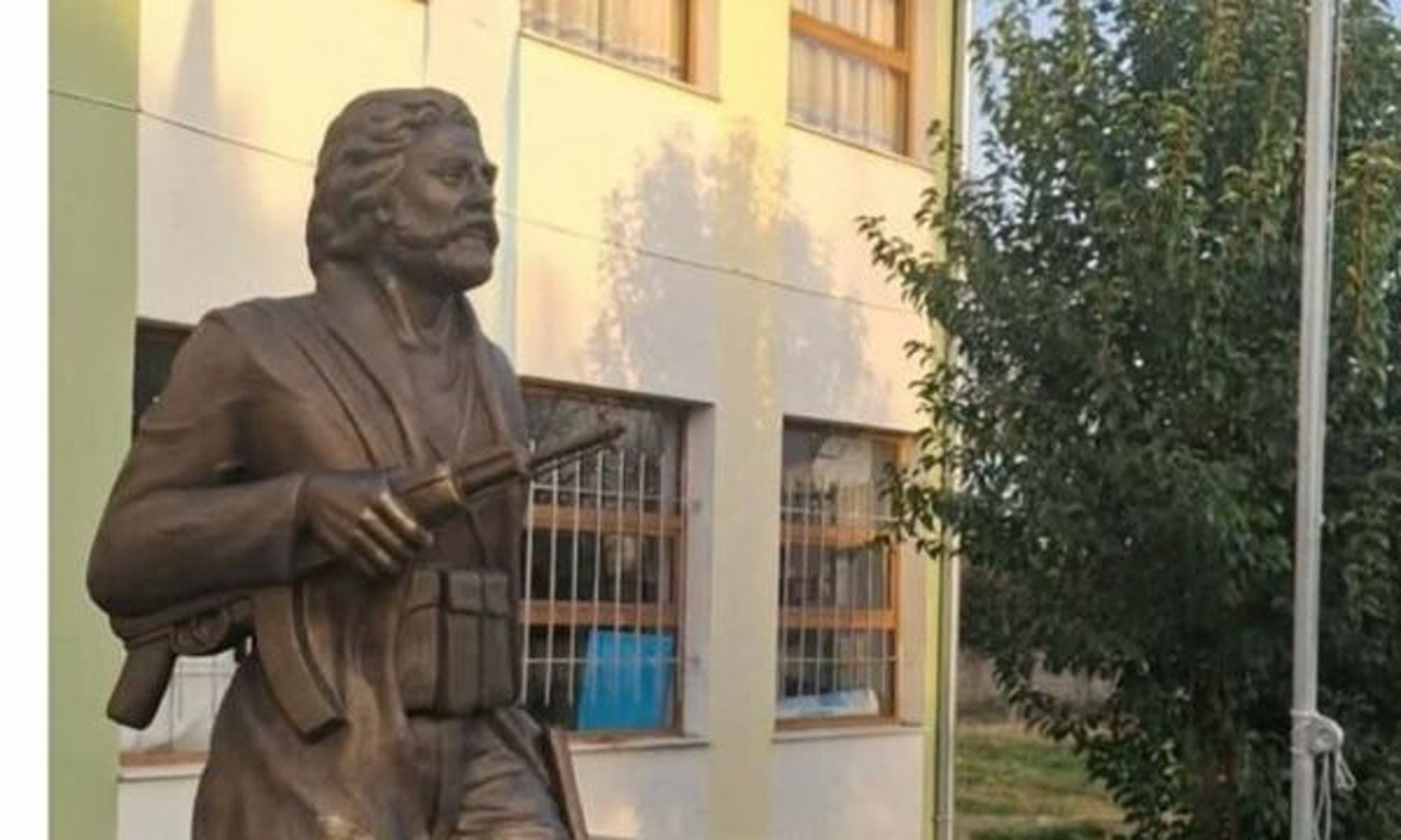 Bust of Adem Jashari Inaugurated in Hamil, Fier - Rks News