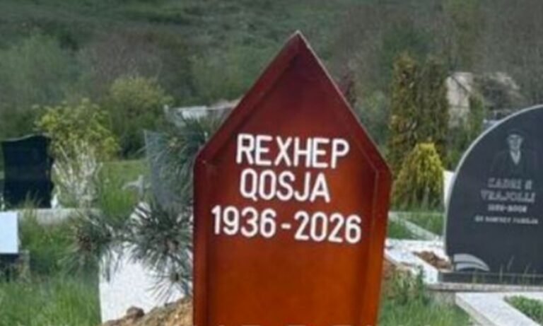 Rexhep Qosja laid to rest in Dragodan in a private ceremony - Rks News
