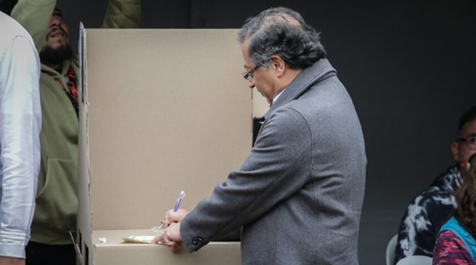 Presidential Elections in Colombia: Colombians Head to the Polls on ...